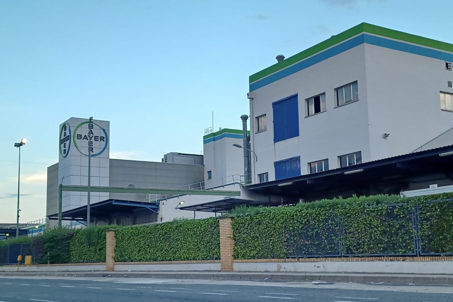 IQV y Bayer acuerdan la transferencia de la planta de sanidad vegetal ...